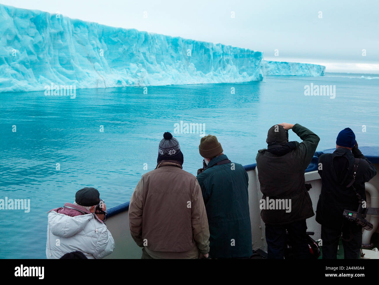 Svalbard activities hi-res stock photography and images - Alamy
