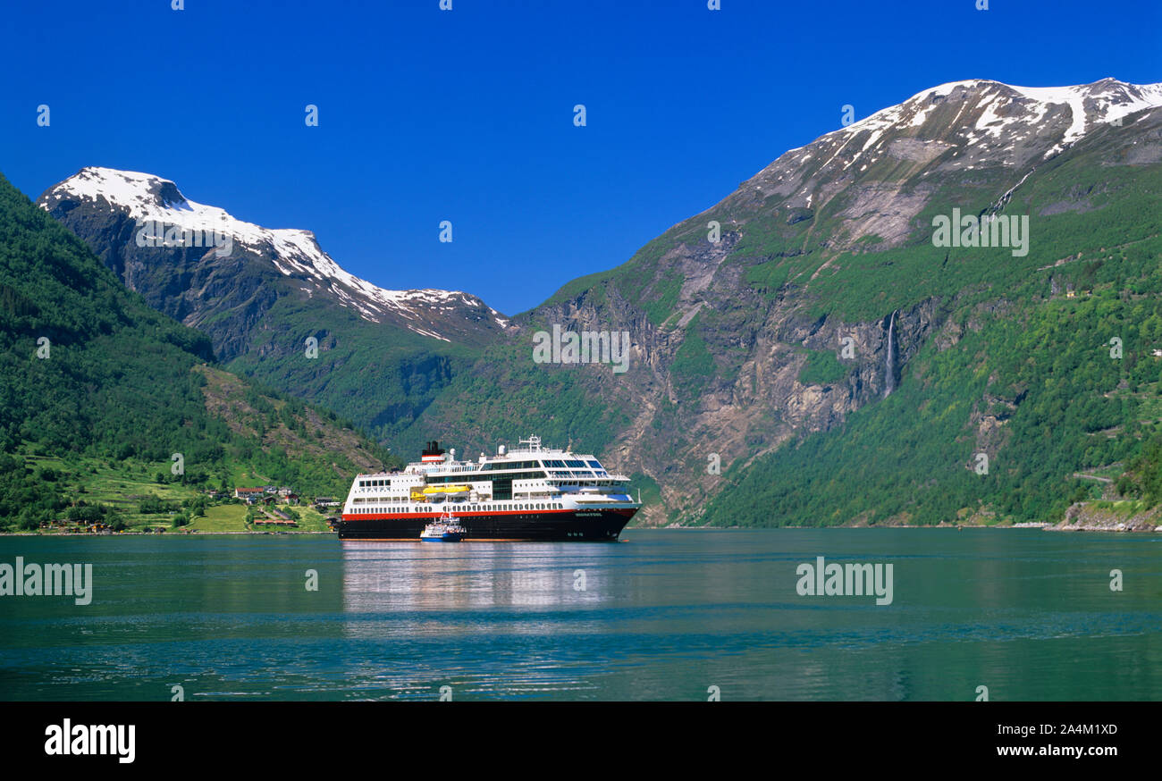 Hurtigruta hi-res stock photography and images - Alamy