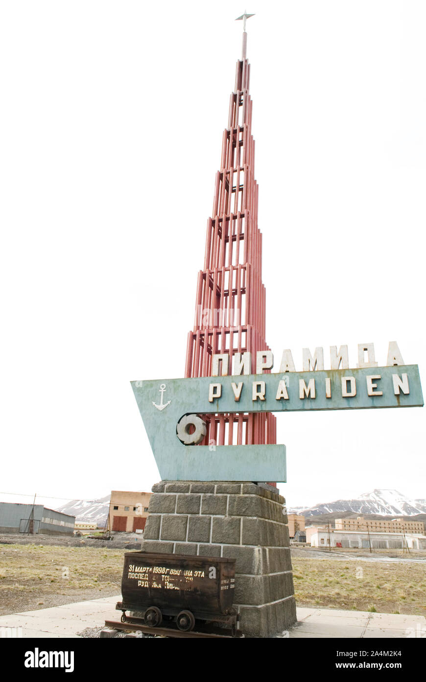 Spitsbergen, Svalbard, Pyramiden that was abandonned in 1998 Stock ...