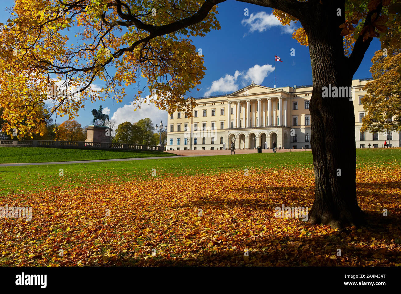 The Royal Palace in Oslo - Slottet Stock Photo - Alamy