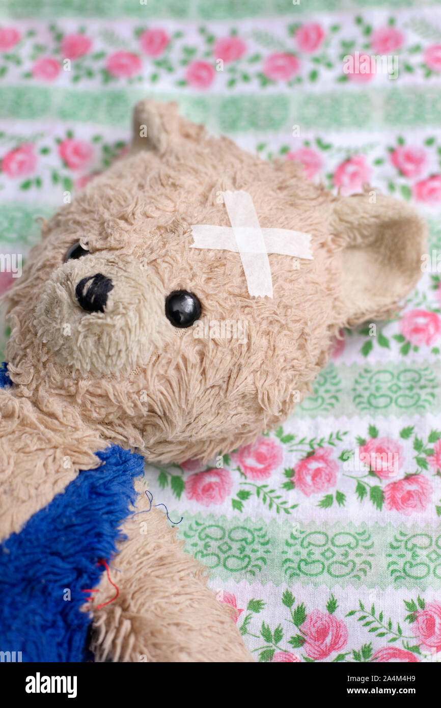 A teddy bear with wound Stock Photo - Alamy