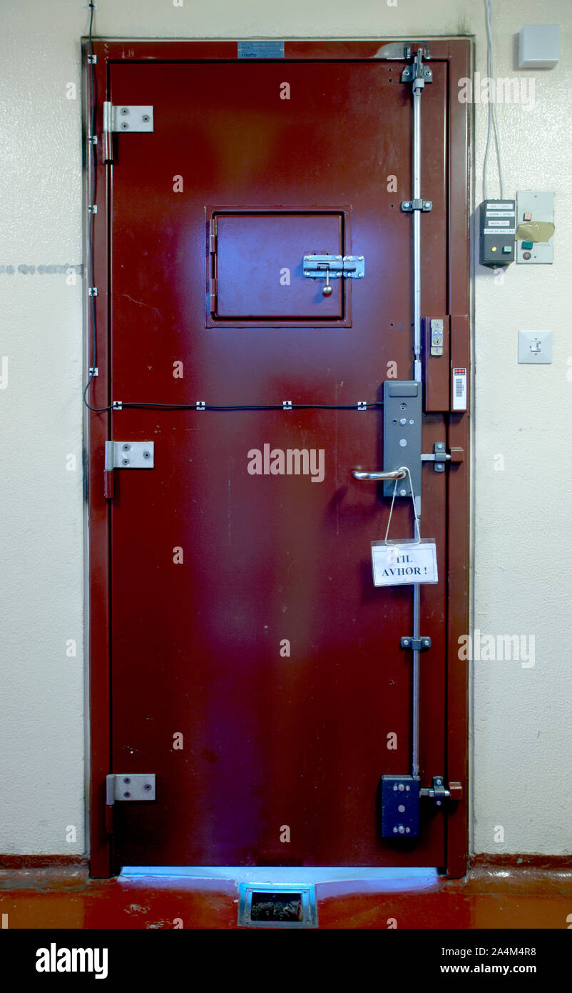 Prisoners/criminals locked up Stock Photo - Alamy