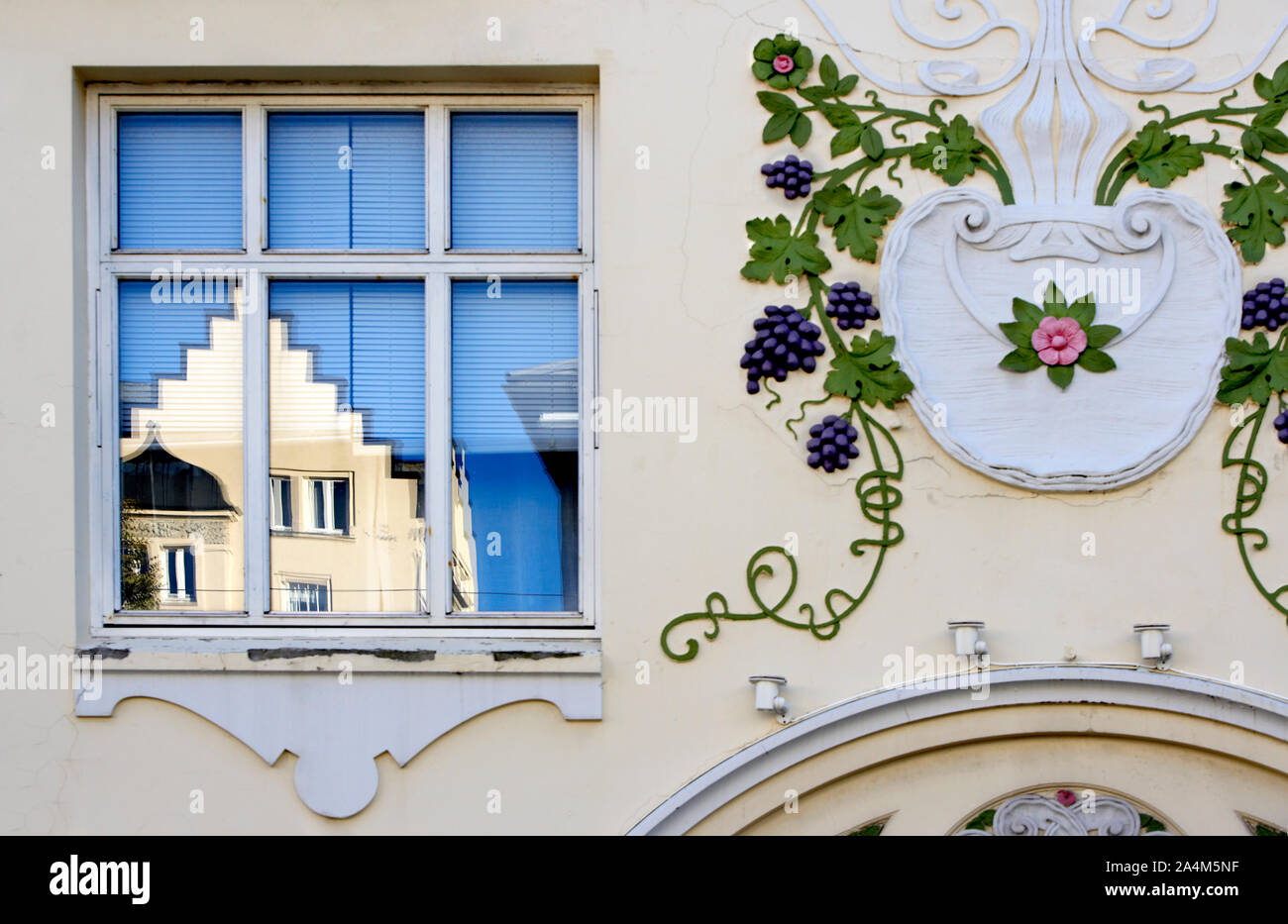Jugend style hi-res stock photography and images - Alamy