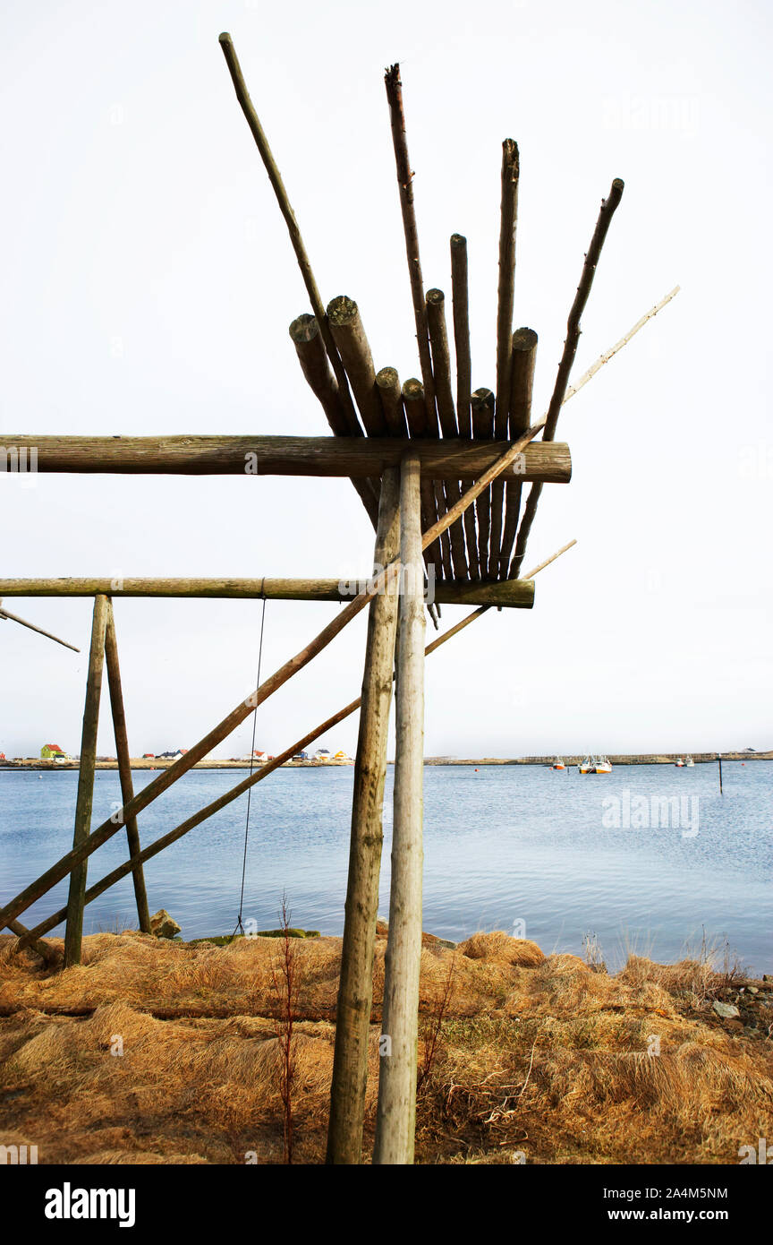 Empty drying racks. RÂØst fishing port, Lofoten Stock Photo - Alamy