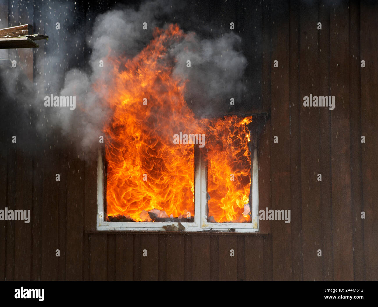 Wooden fire flames smoke hi-res stock photography and images - Alamy