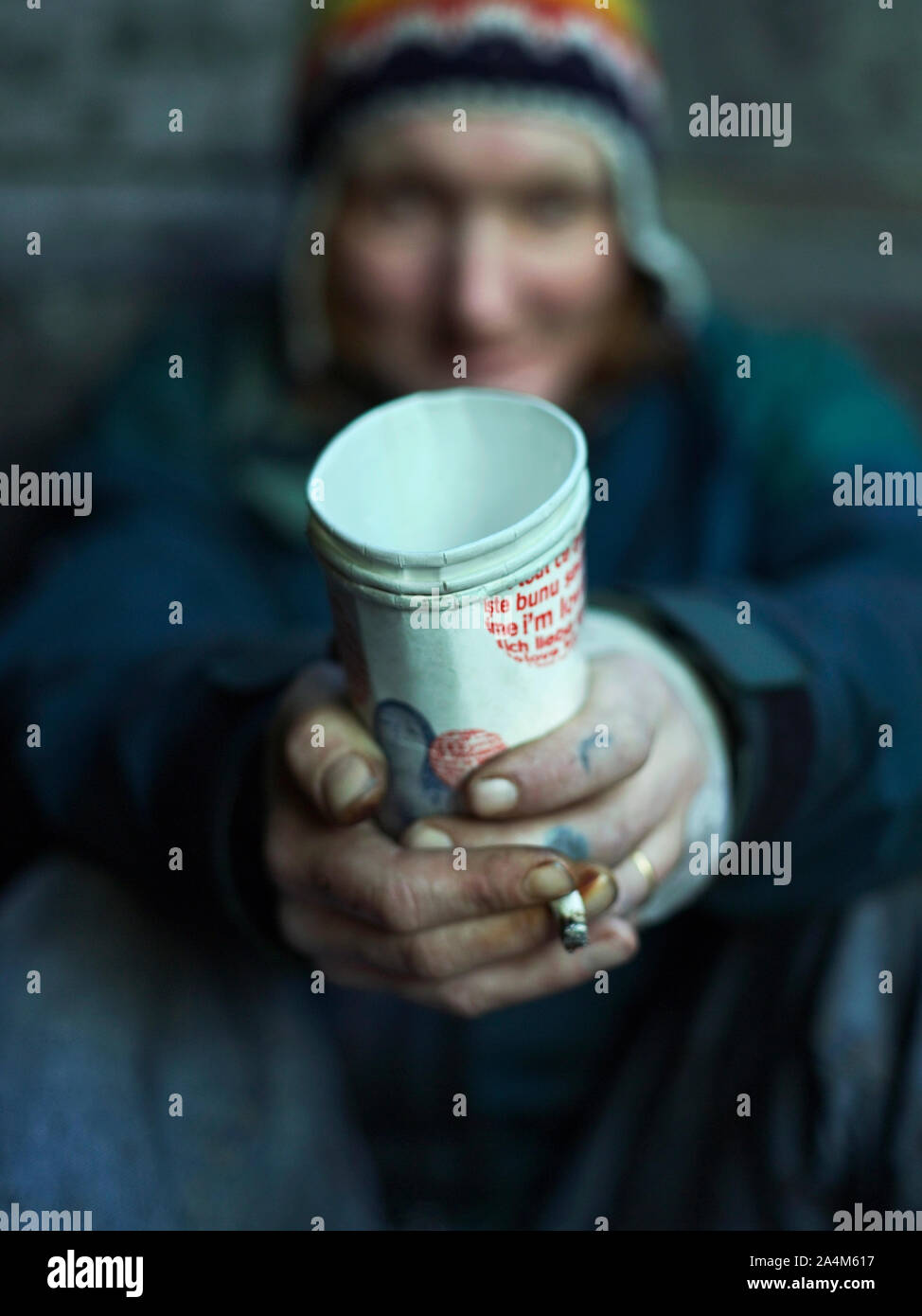 Begging social issues hi-res stock photography and images - Alamy