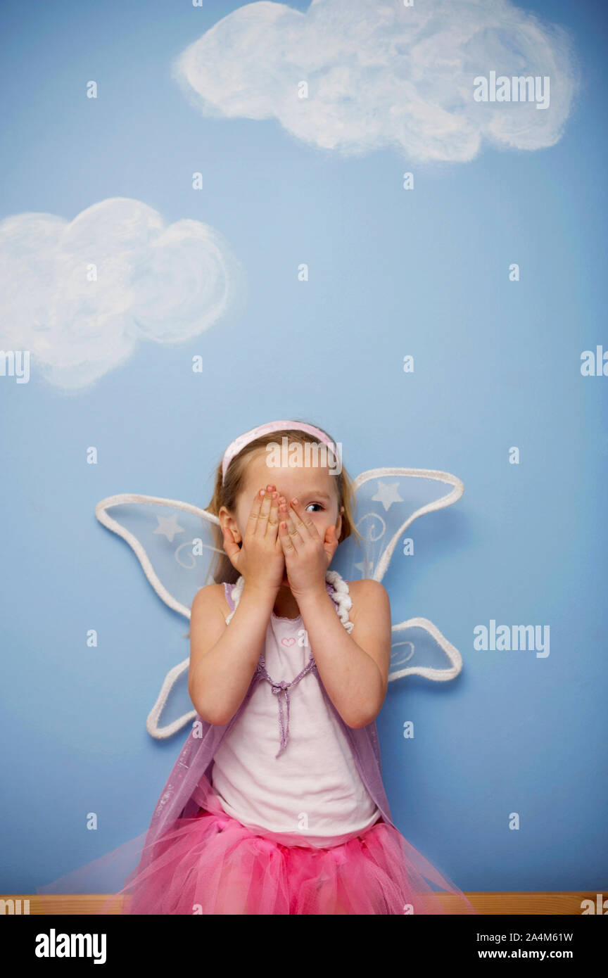 hiding - hide Stock Photo - Alamy