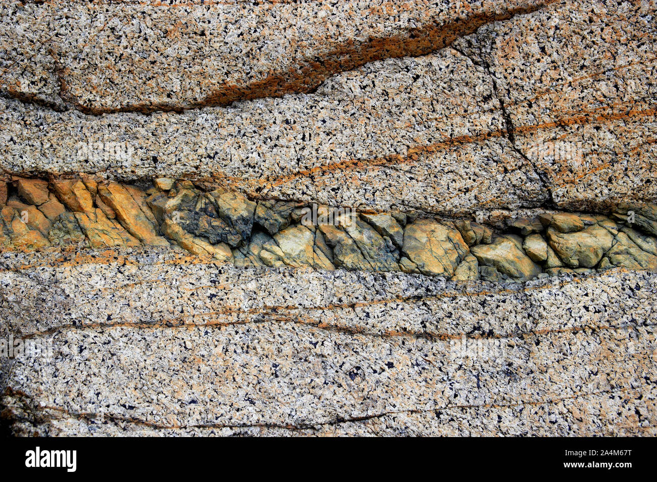 Cracks between rocks hi-res stock photography and images - Alamy