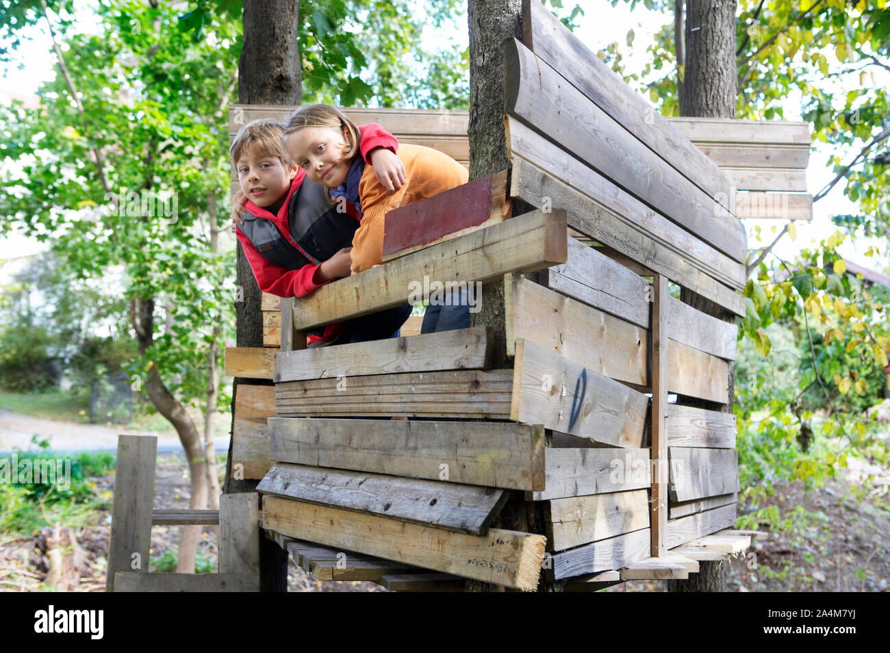 Treehouse - friends Stock Photo - Alamy