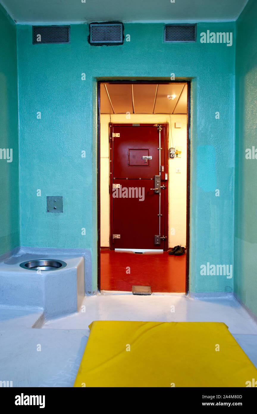 Padded doors hi-res stock photography and images - Alamy