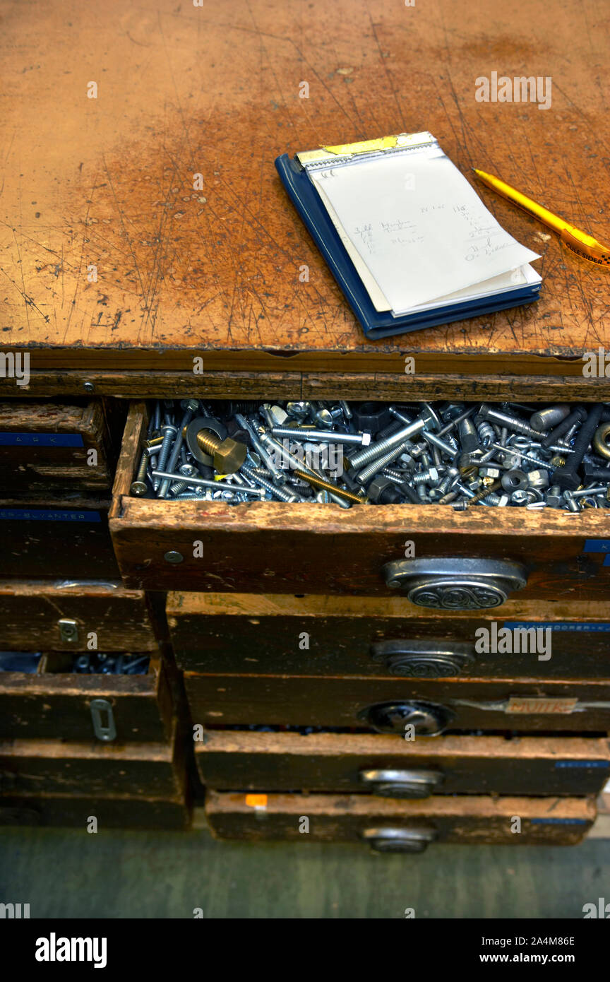 Chest nuts hi-res stock photography and images - Alamy