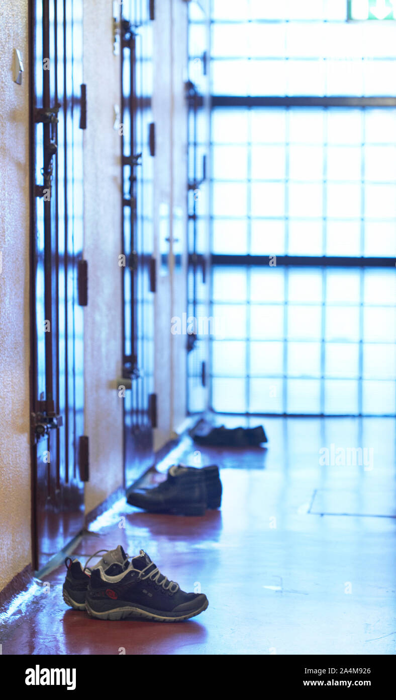 Prisoners/criminals locked up Stock Photo - Alamy