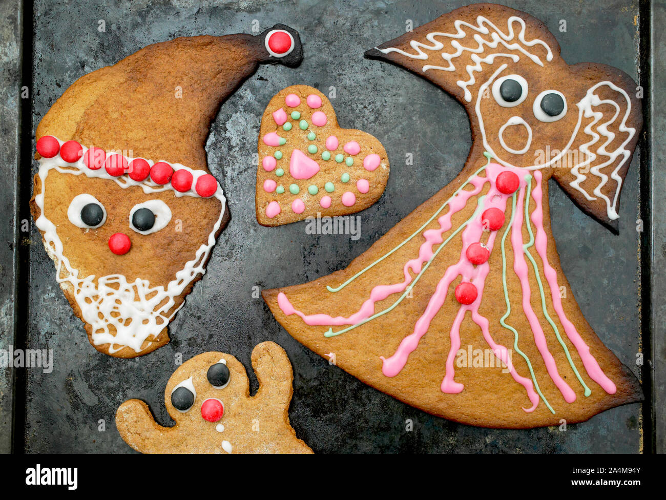 Gingerbread angels hi-res stock photography and images - Alamy