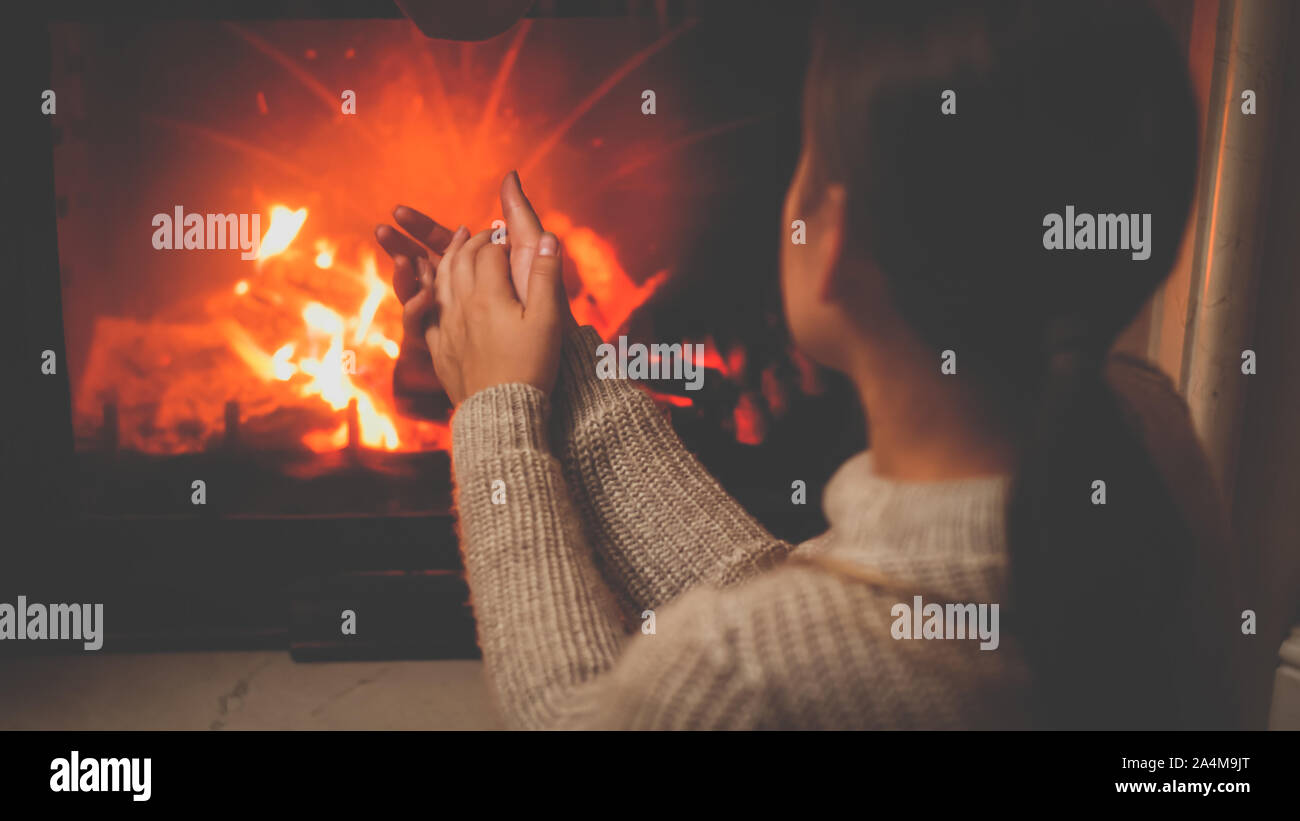 Rubbing wood fire hi-res stock photography and images - Alamy