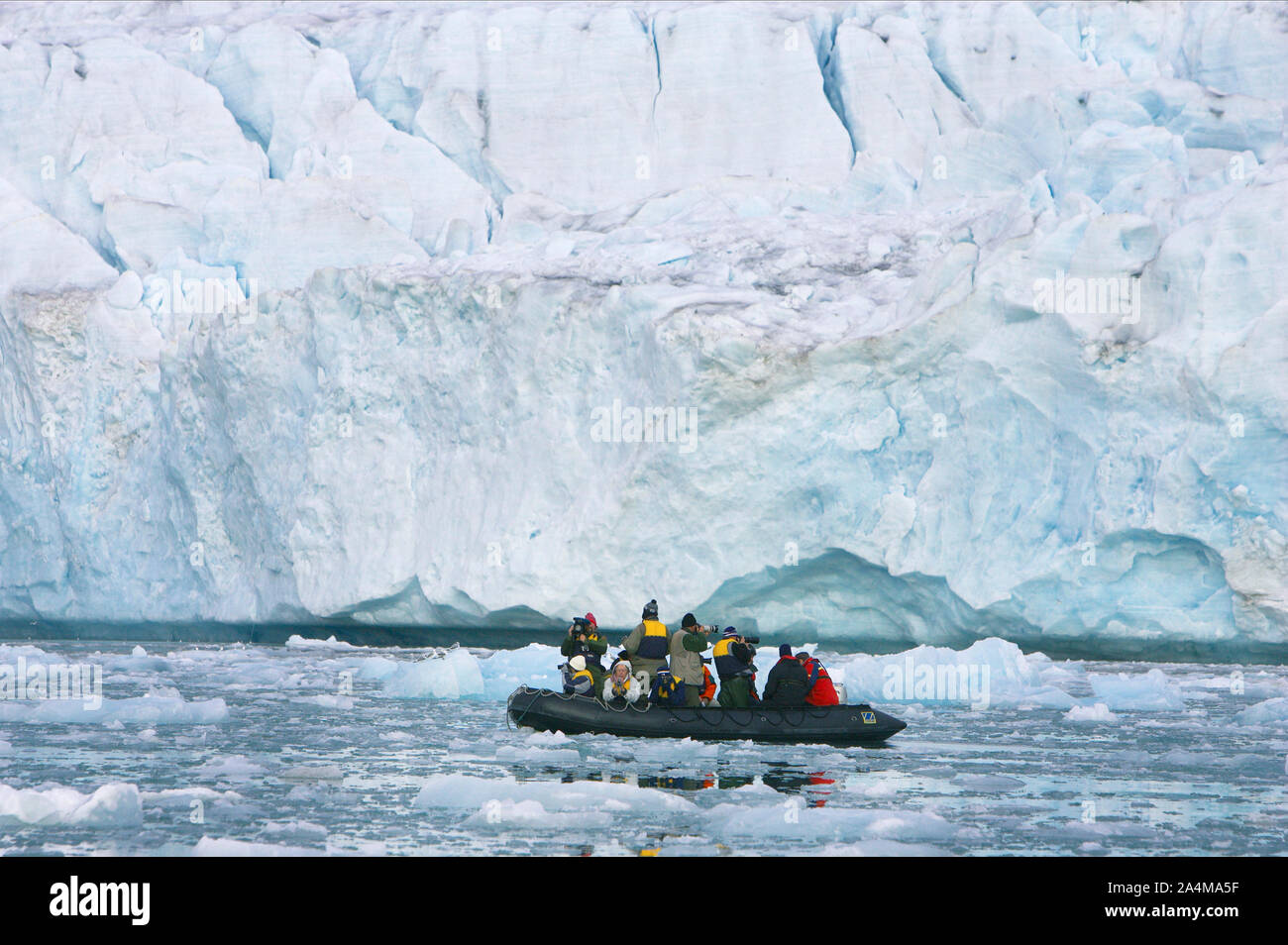 Svalbard activities hi-res stock photography and images - Alamy