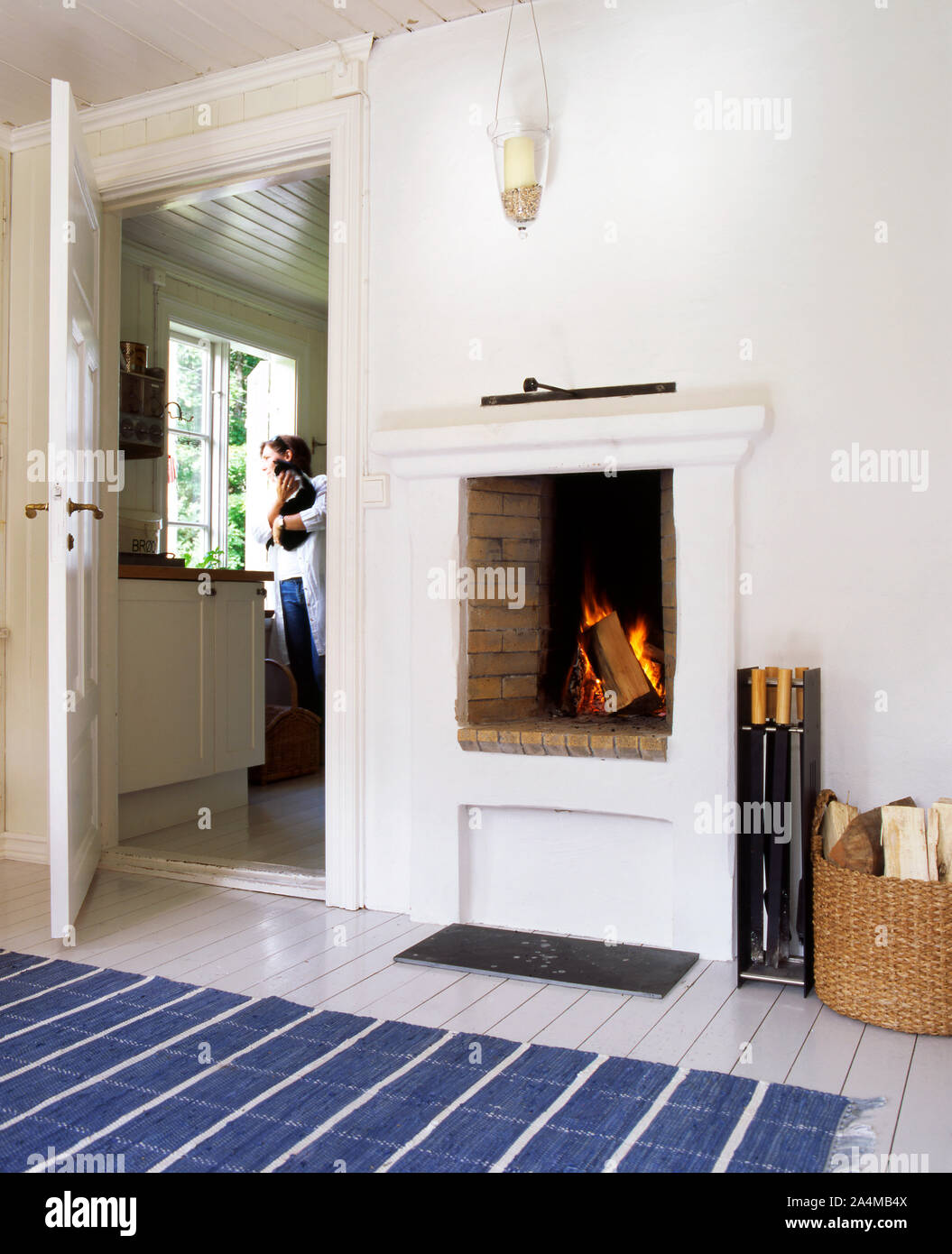 Open fire in villa Stock Photo - Alamy