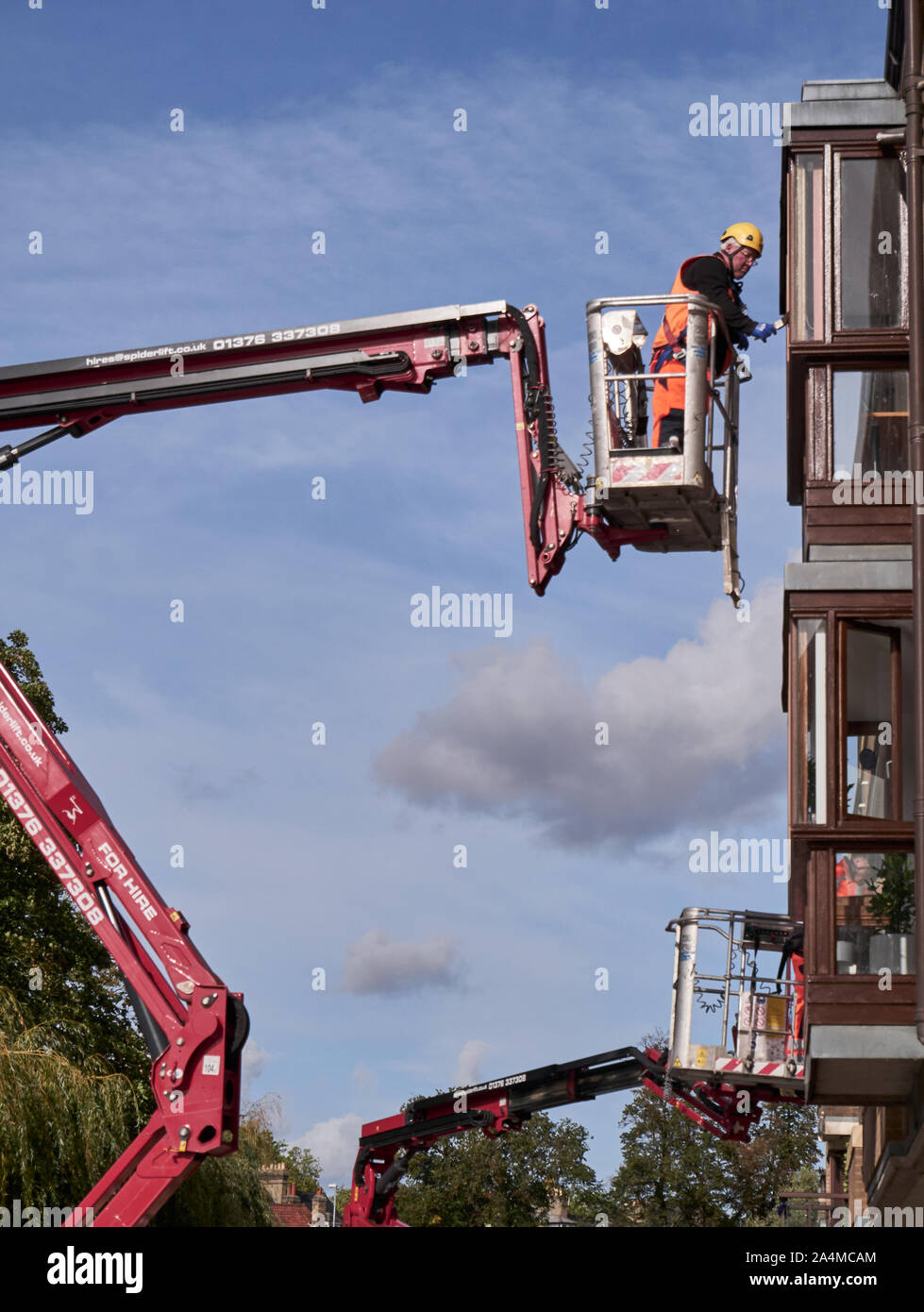 Aerial work platforms hi-res stock photography and images - Alamy