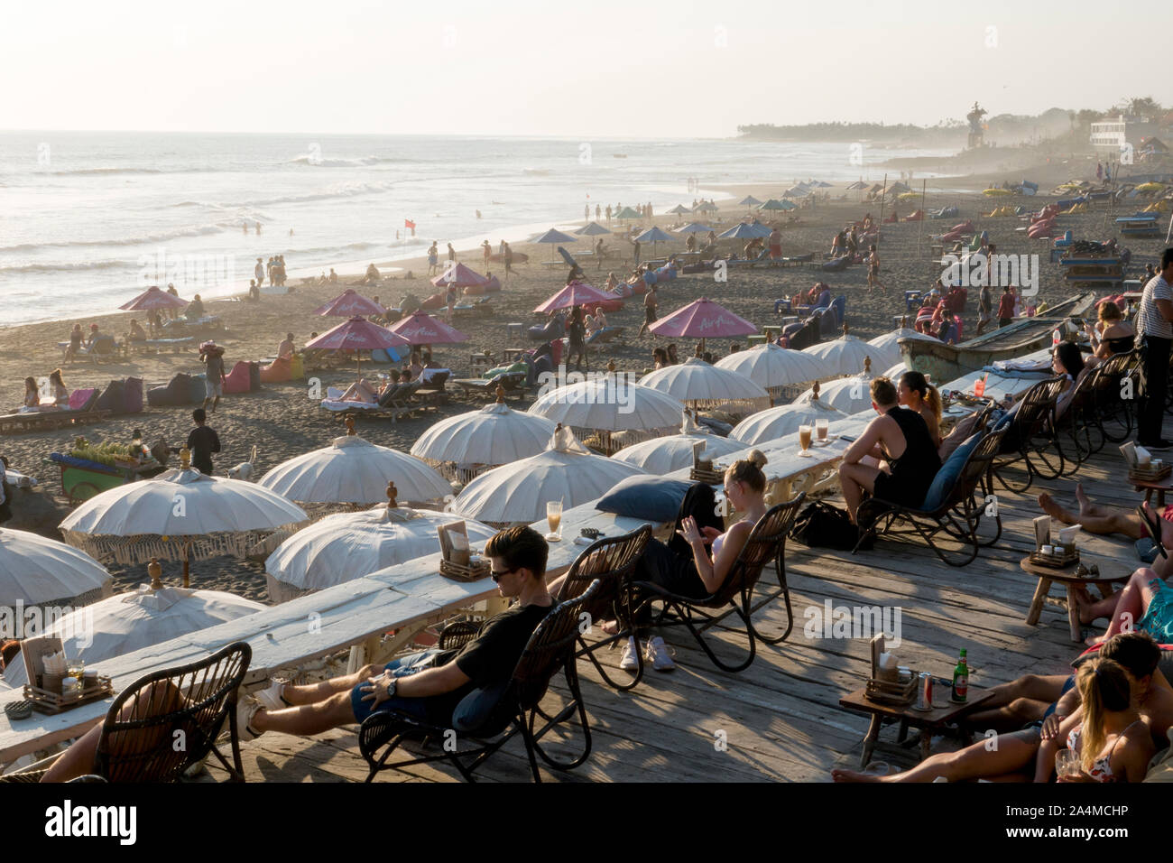 Asian crowd surf hi-res stock photography and images - Alamy