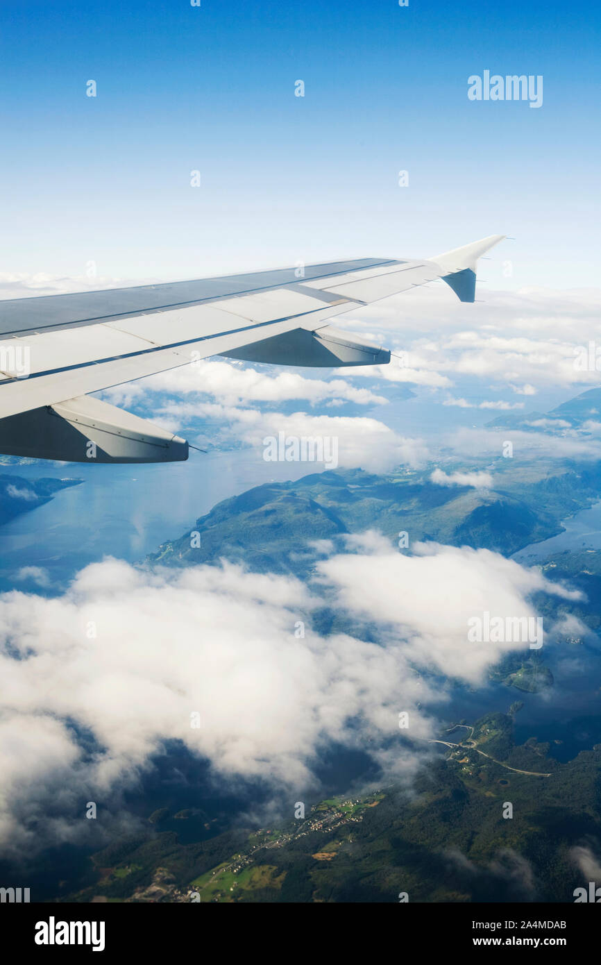 Airplane wing in water hi-res stock photography and images - Alamy