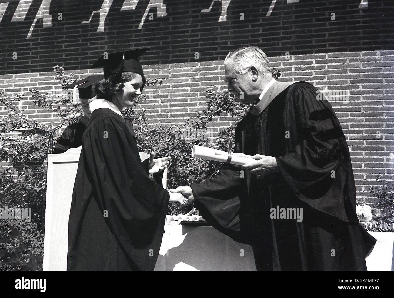 Woman in 1960s attire hi-res stock photography and images - Alamy