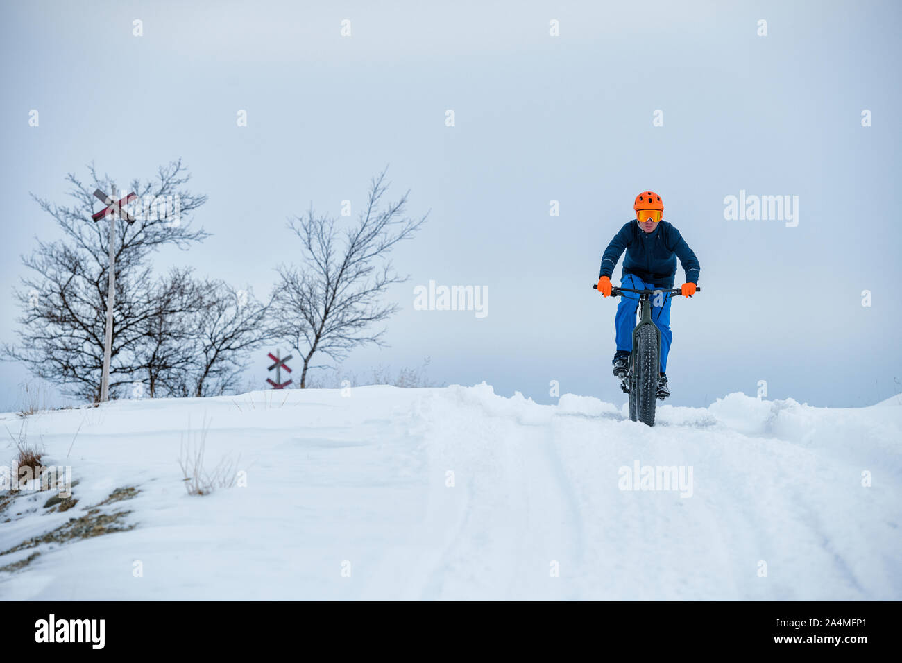 Cycling in the landscape hi-res stock photography and images - Alamy