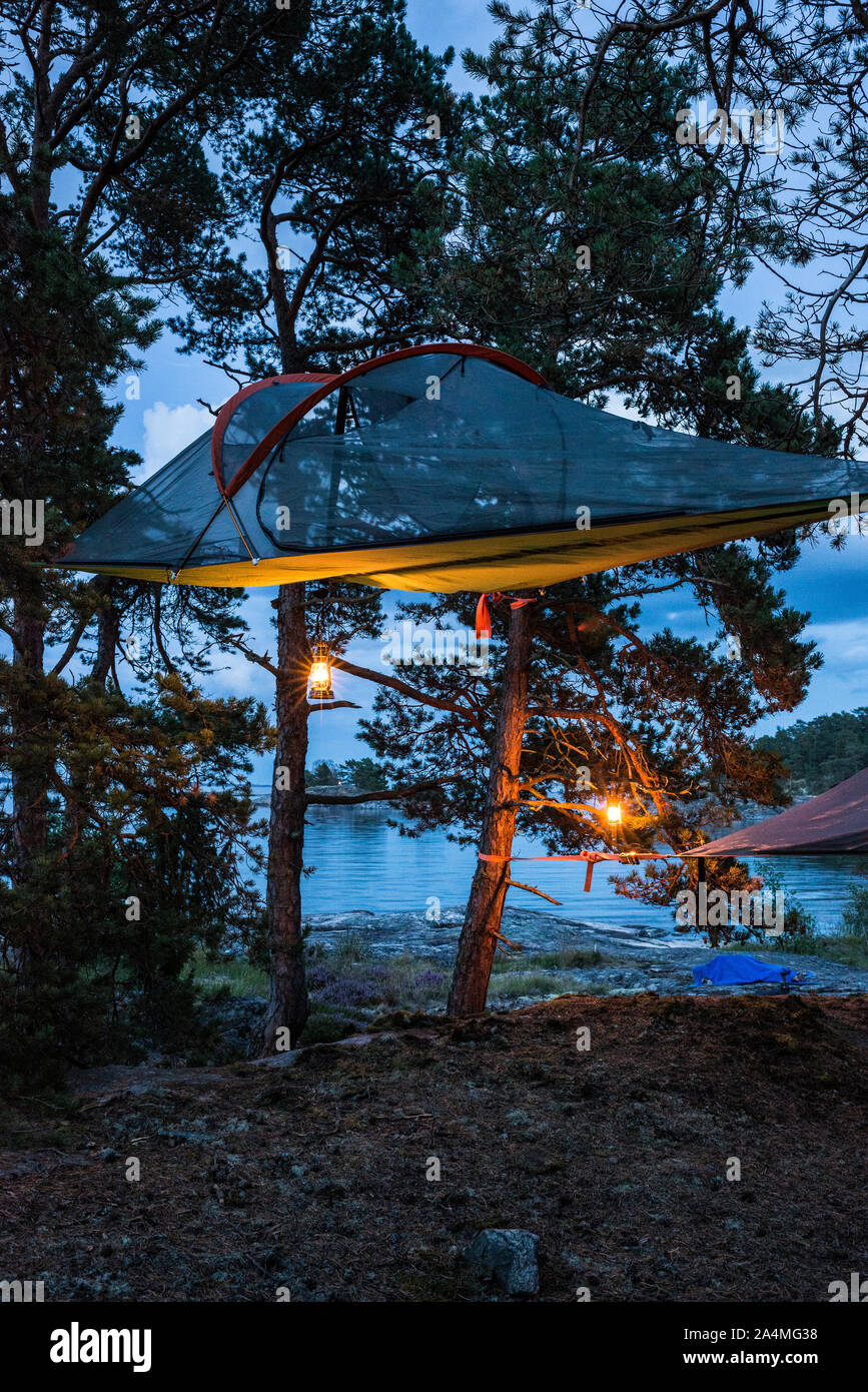 Hanging tree tents hi-res stock photography and images - Alamy