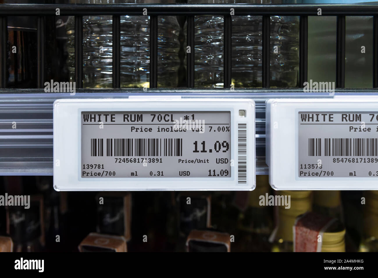 Smart retail digital store technology concept.Electronic Shelf Label ...