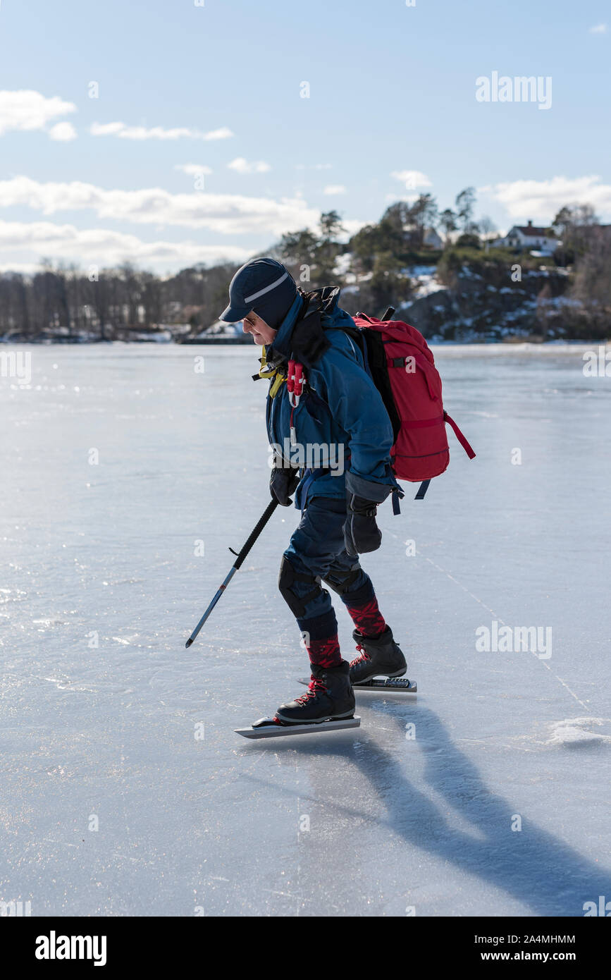 Long distance ice skating hi-res stock photography and images - Alamy