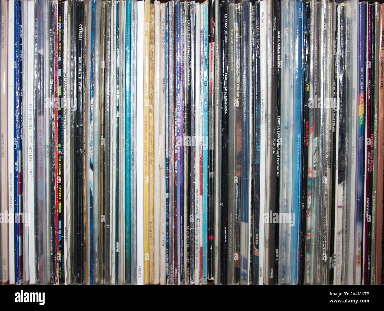 Collection of vinyl records hi-res stock photography and images - Alamy