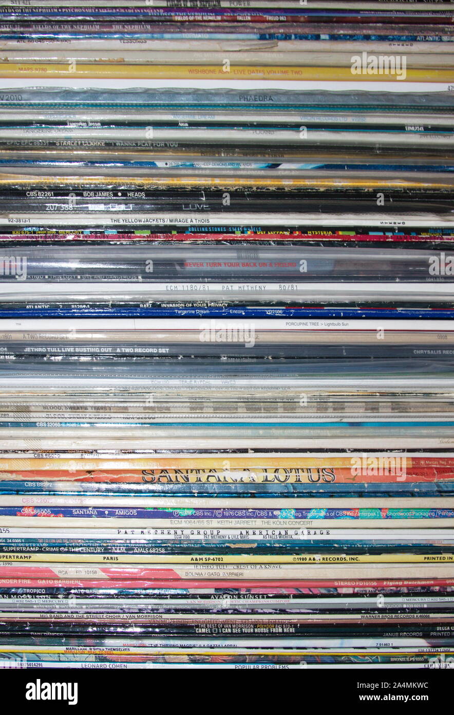 Collection of vinyl records hi-res stock photography and images - Alamy