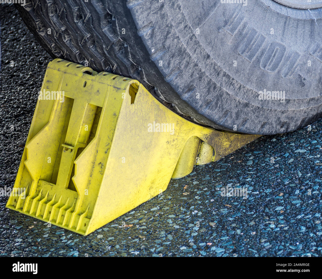 Brake chock hi-res stock photography and images - Alamy