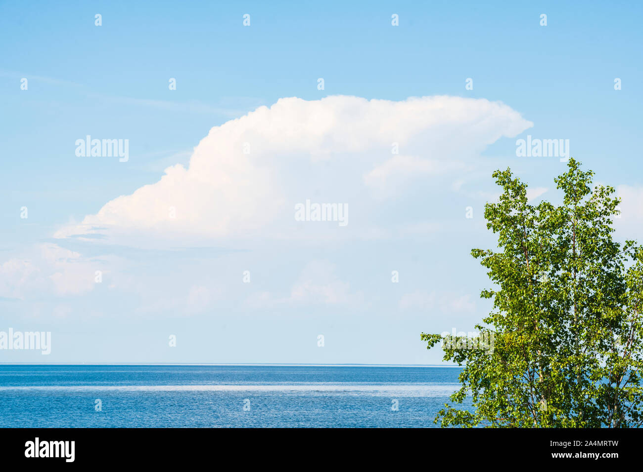 Clear sky over water hi-res stock photography and images - Alamy