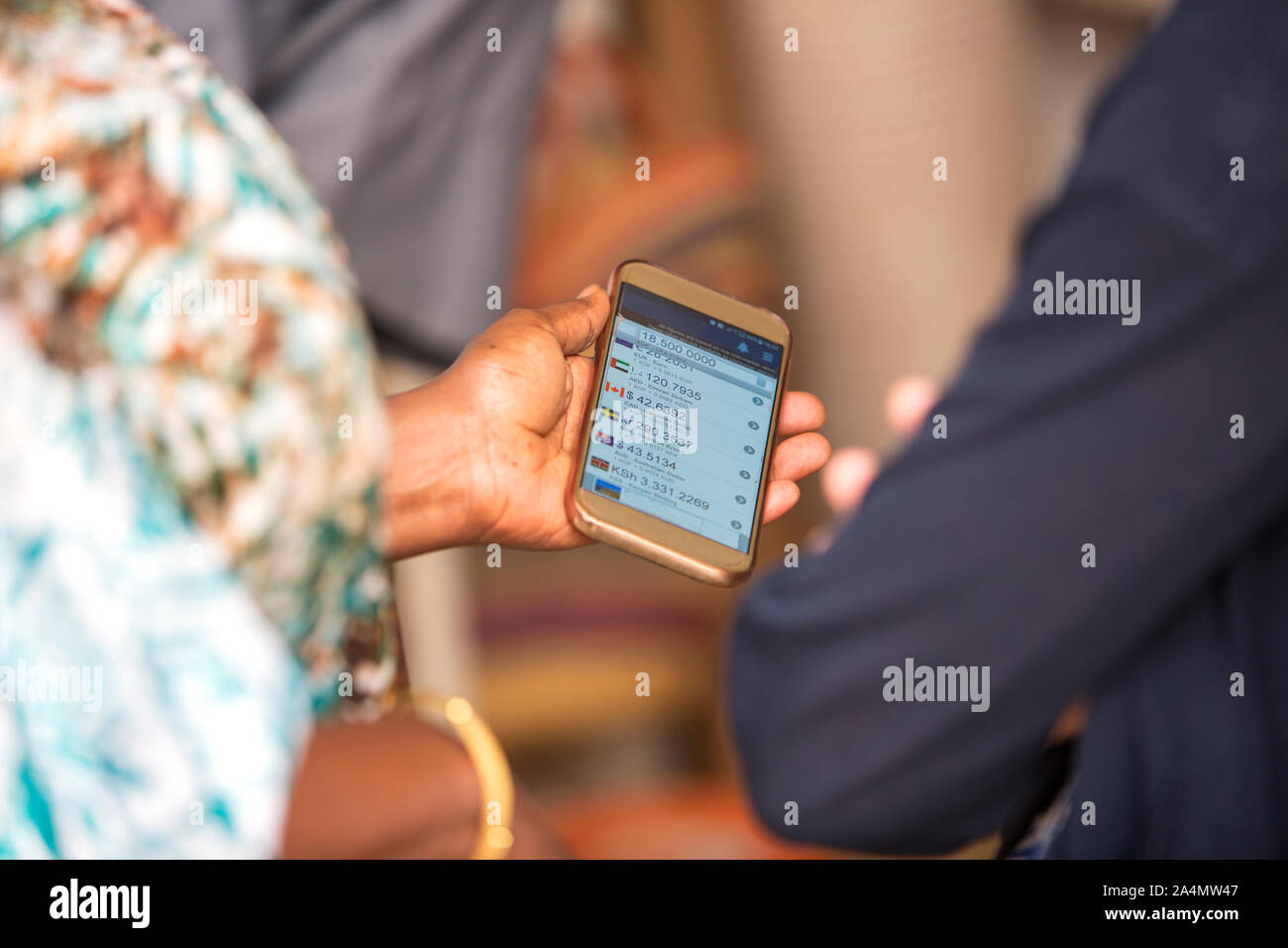 Hand with mobile phone Stock Photo - Alamy