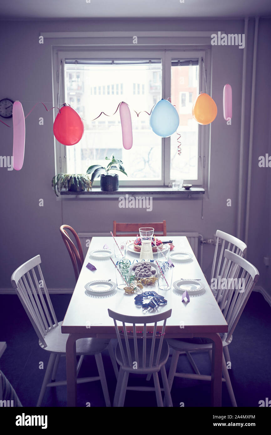 Table set for party Stock Photo - Alamy