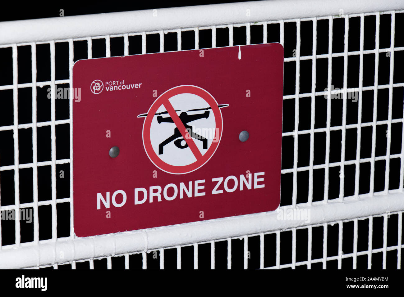 No drone flying zone sign hi-res stock photography and images - Alamy