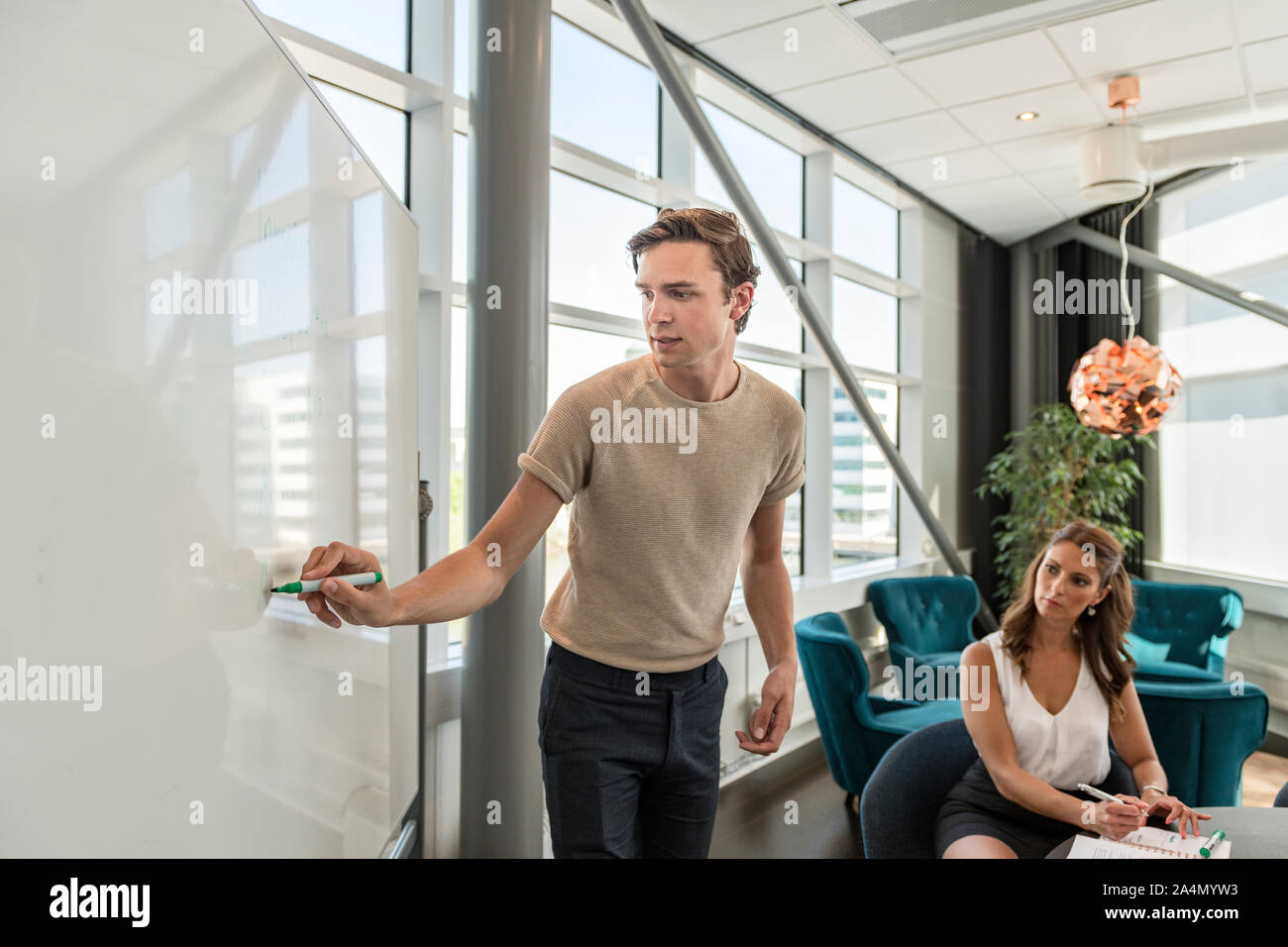 Meeting 25 hi-res stock photography and images - Alamy