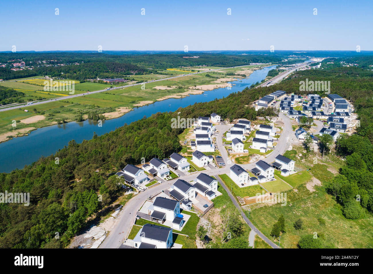 Buildings over the horizon hi-res stock photography and images - Alamy