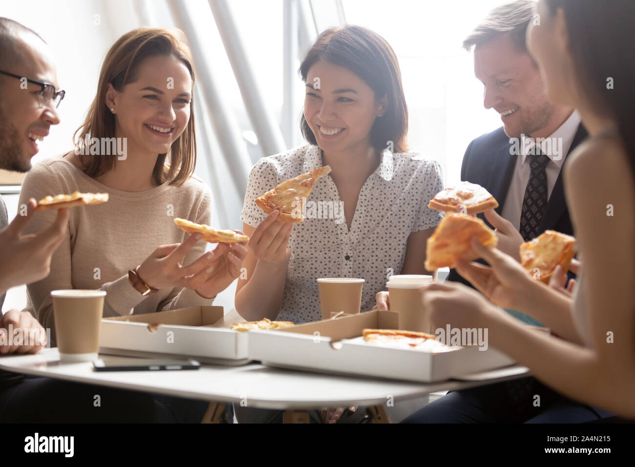 Business people having meal hi-res stock photography and images - Alamy