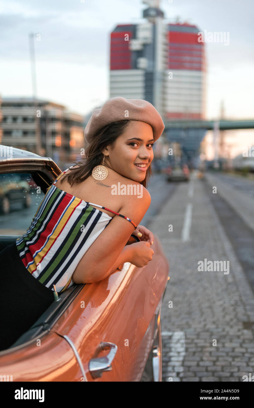 Teenage girl in car Stock Photo - Alamy
