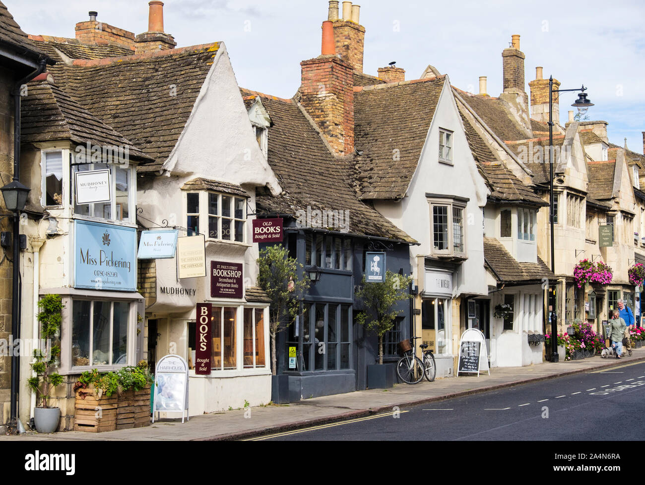 Small town book store hi-res stock photography and images - Alamy