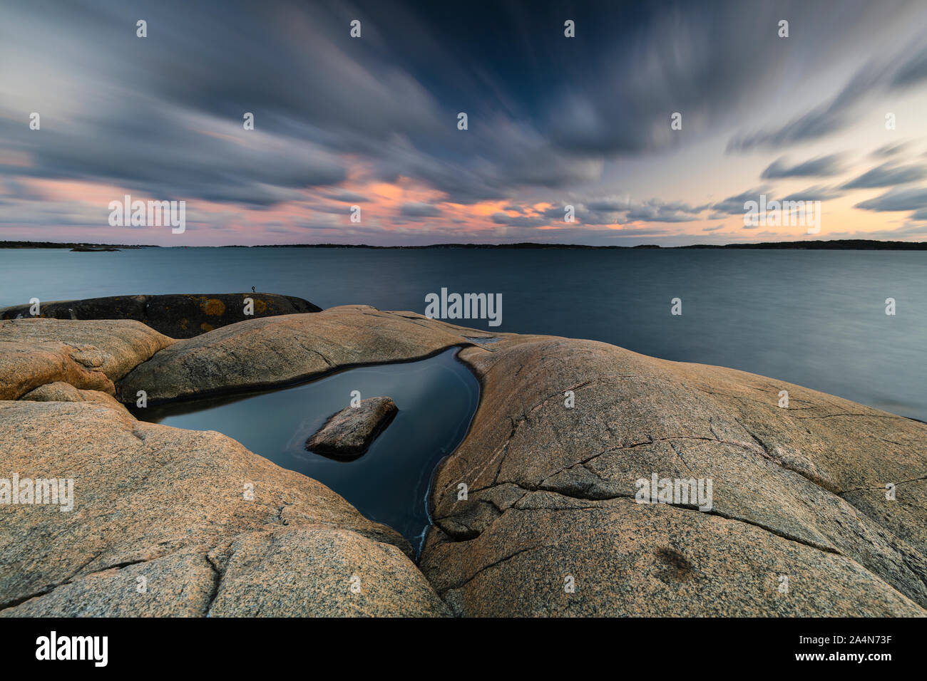 Cliff over water hi-res stock photography and images - Alamy