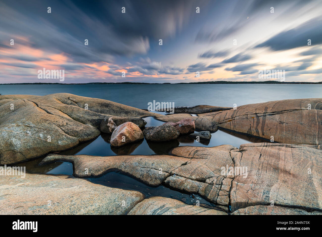 Cliff over water hi-res stock photography and images - Alamy