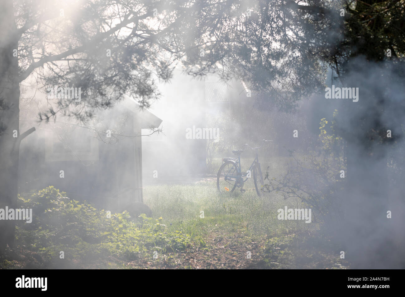 Building architecture fog hi-res stock photography and images - Alamy