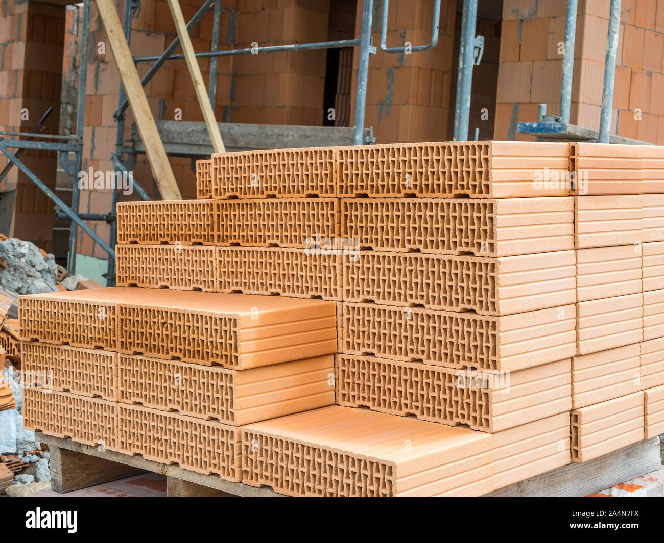 New build red brick detached hi-res stock photography and images - Alamy