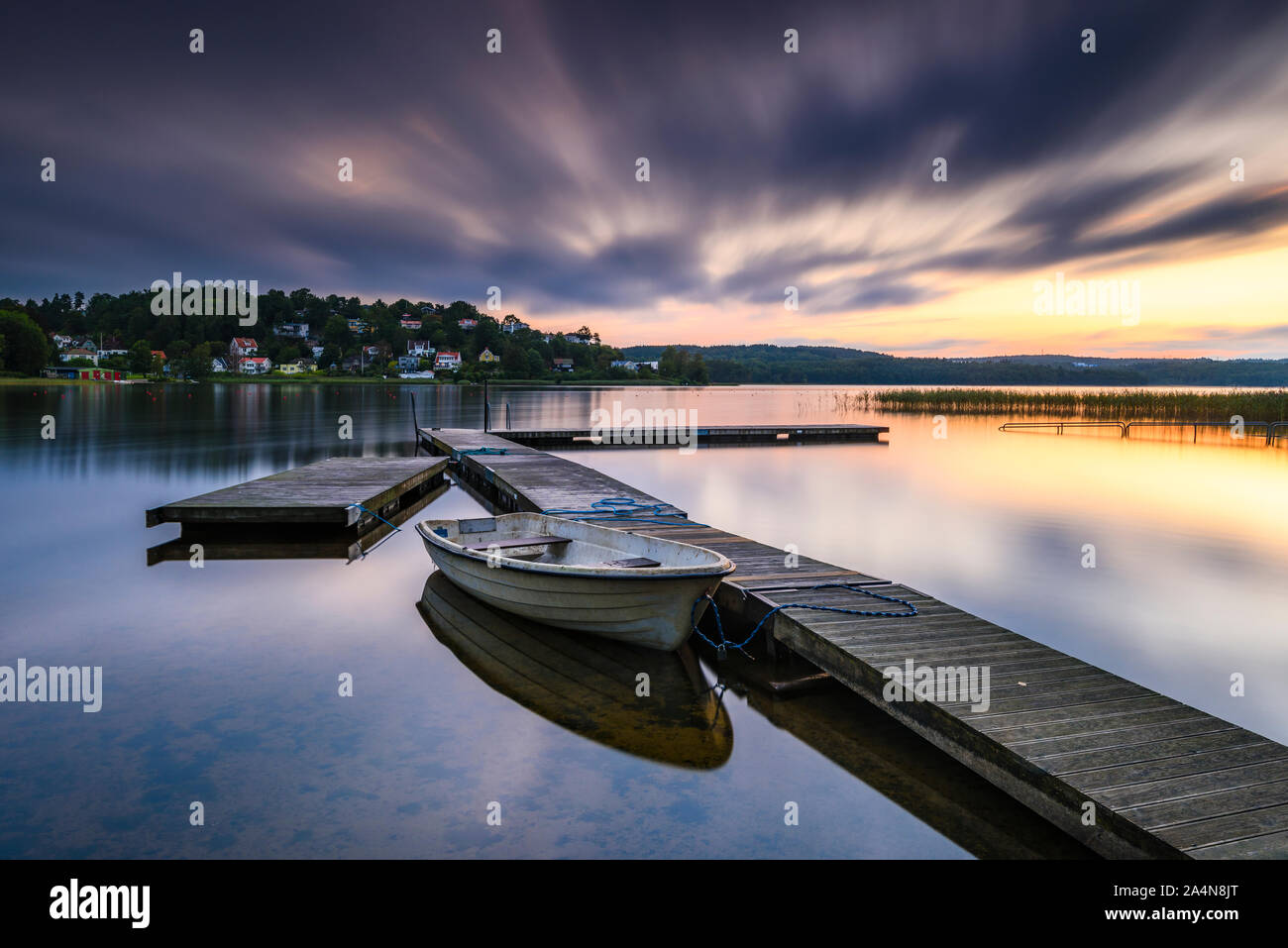 Lake jetty long exposure hi-res stock photography and images - Alamy