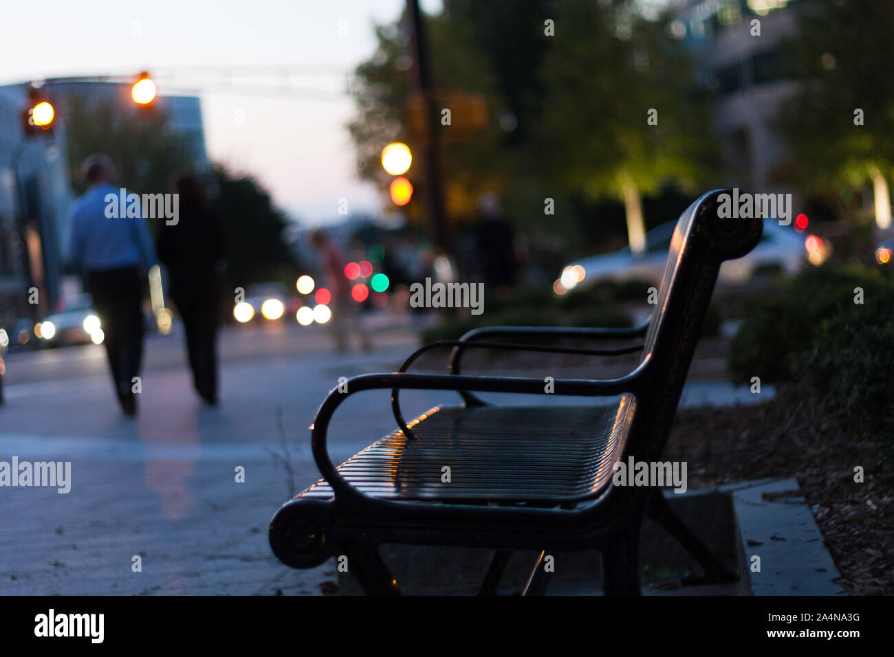 Man park bench night hi-res stock photography and images - Alamy