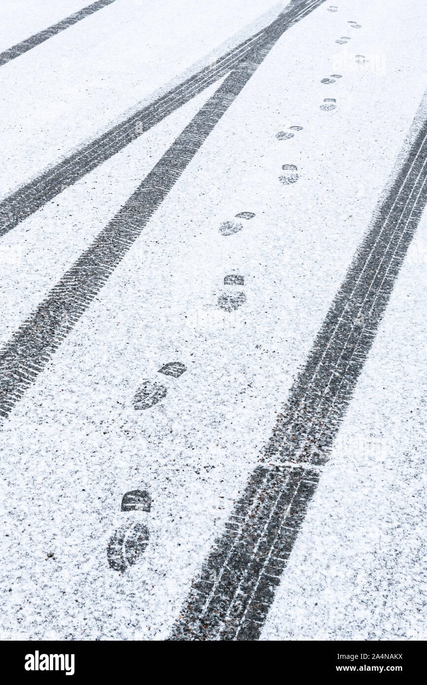 Footprints in the snow vertical view hi-res stock photography and ...