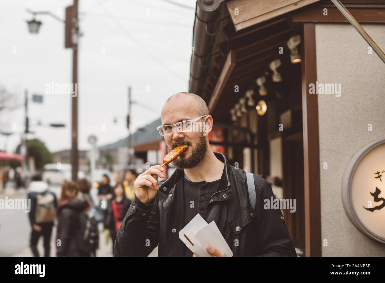 Asia city life eating hi-res stock photography and images - Alamy