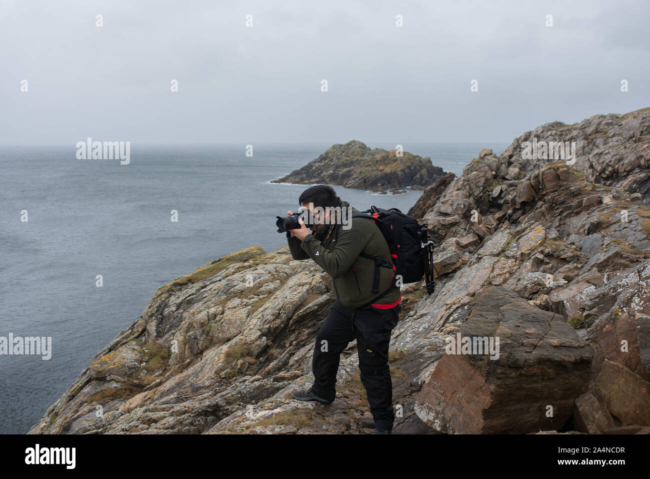 Photograher on cliffs hi-res stock photography and images - Alamy