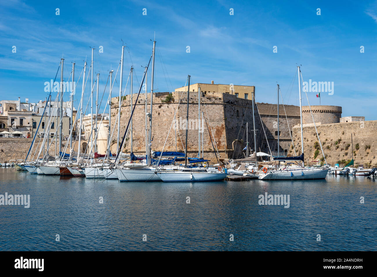Old harbour structure hi-res stock photography and images - Alamy